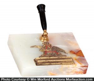 Antique Beer and Breweriana Price Guide With Descriptions and Photos